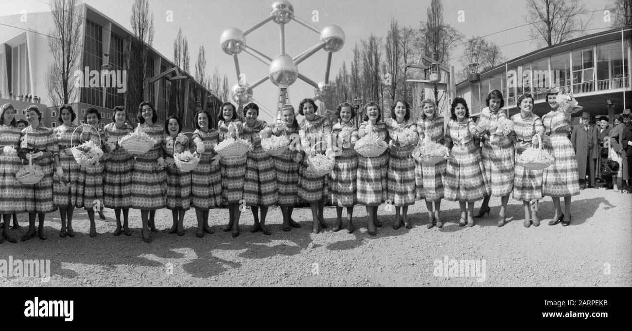 Haarlem flower girls visiting the Expo Date: April 23, 1958 Keywords ...