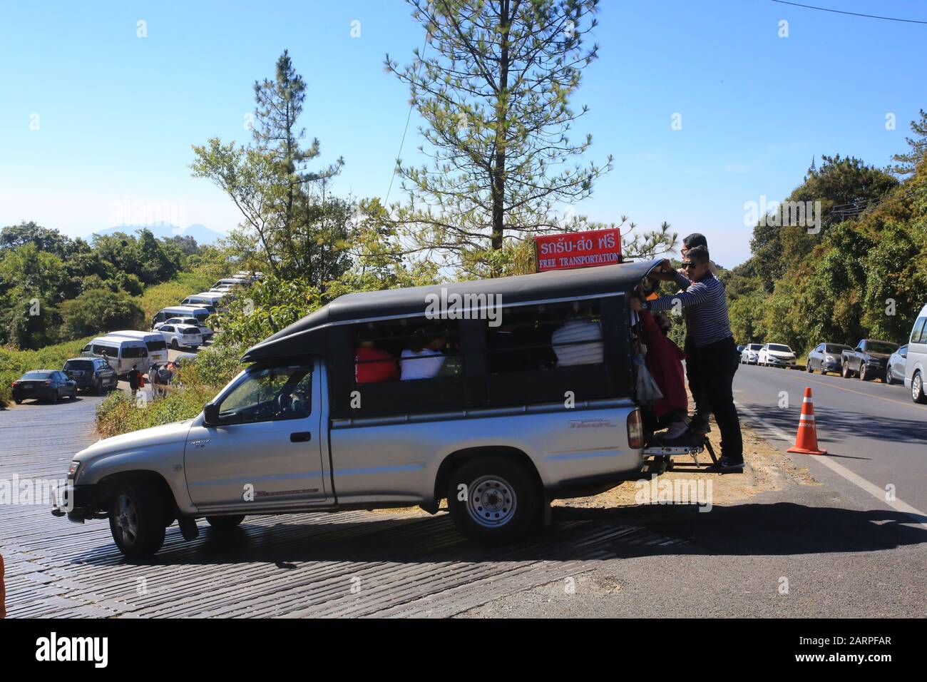 Overload car hi-res stock photography and images - Alamy