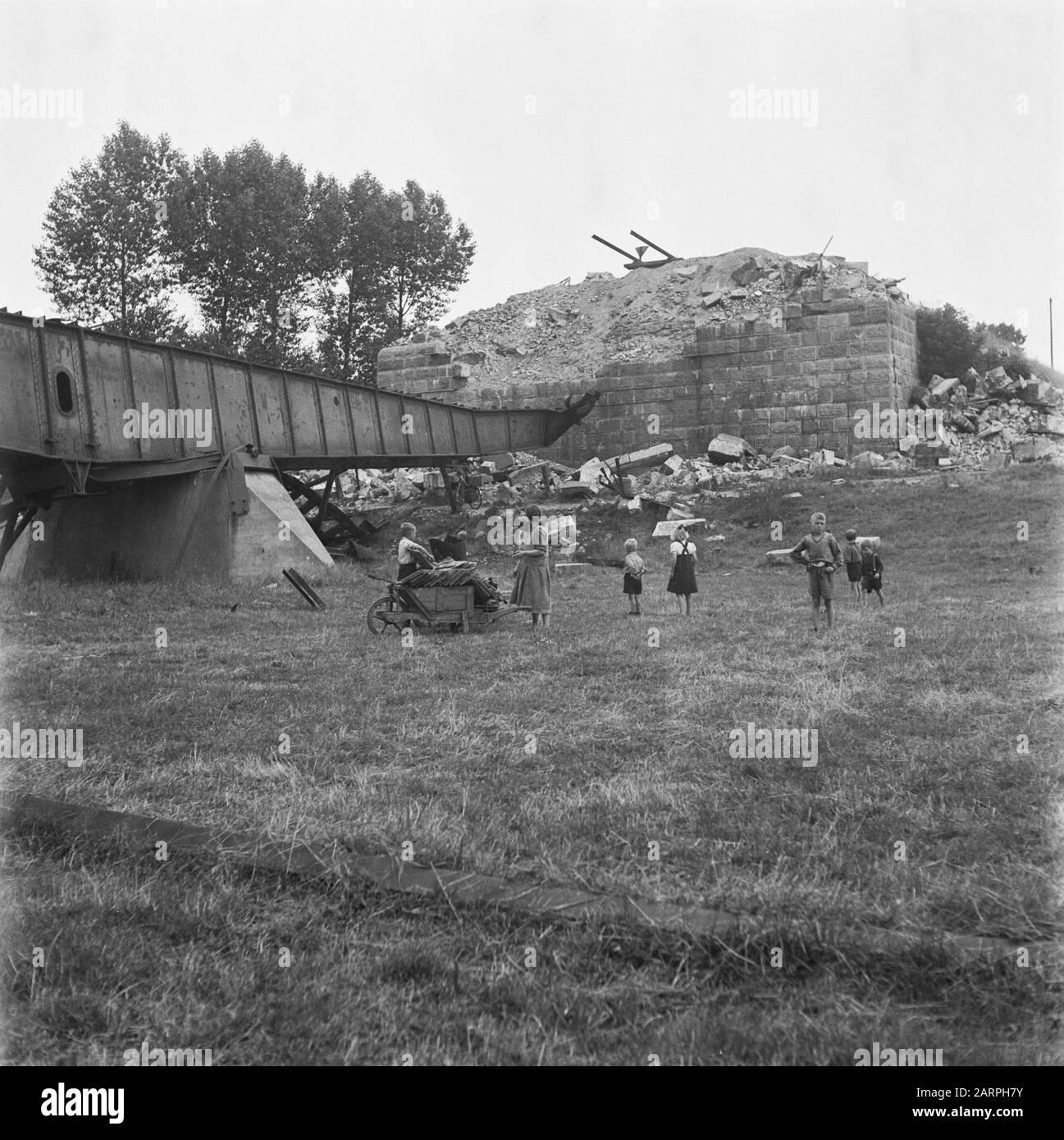 1945 destroyed rhine bridges hi-res stock photography and images - Alamy