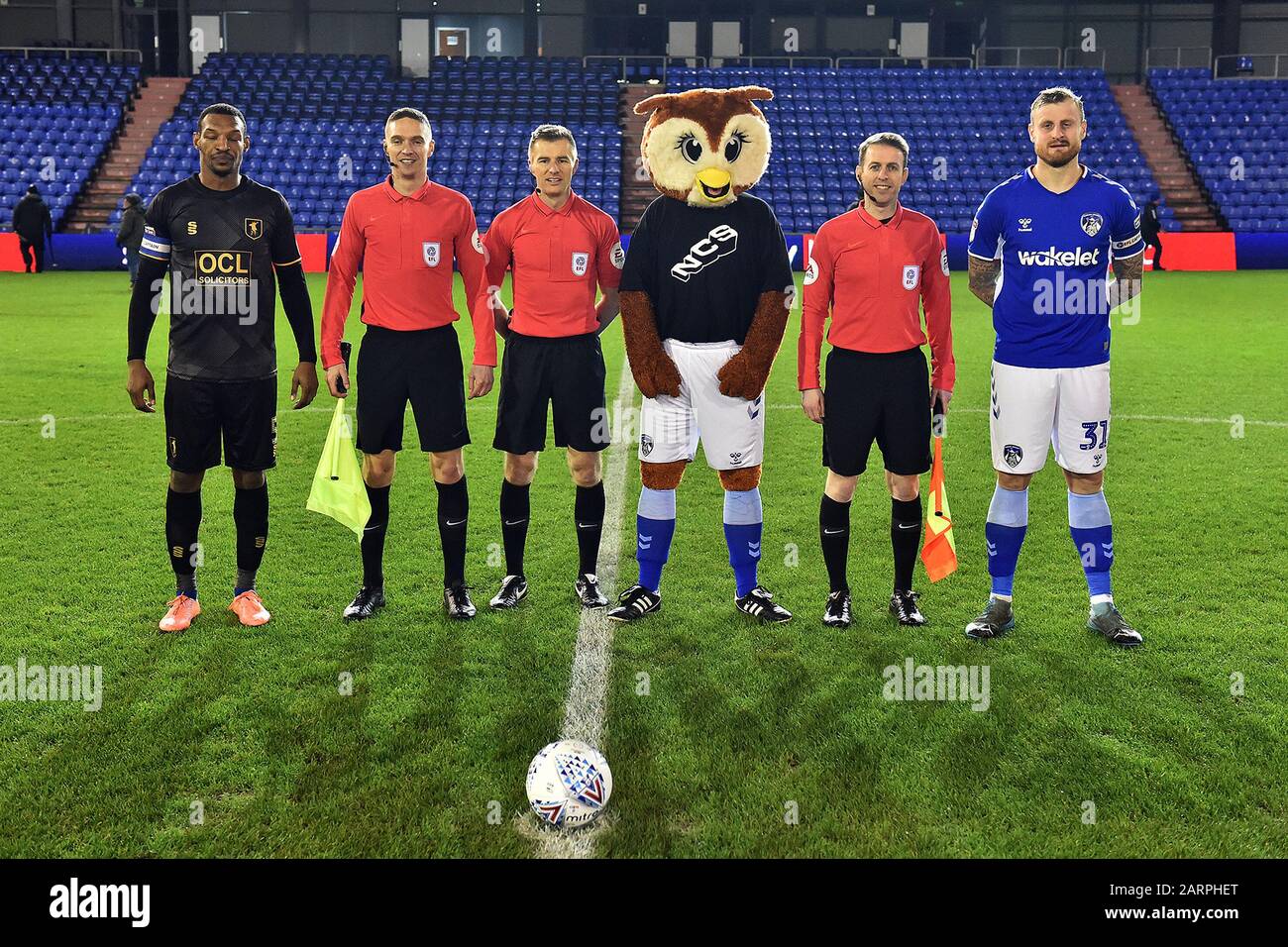 Football mascots uk hi-res stock photography and images - Alamy