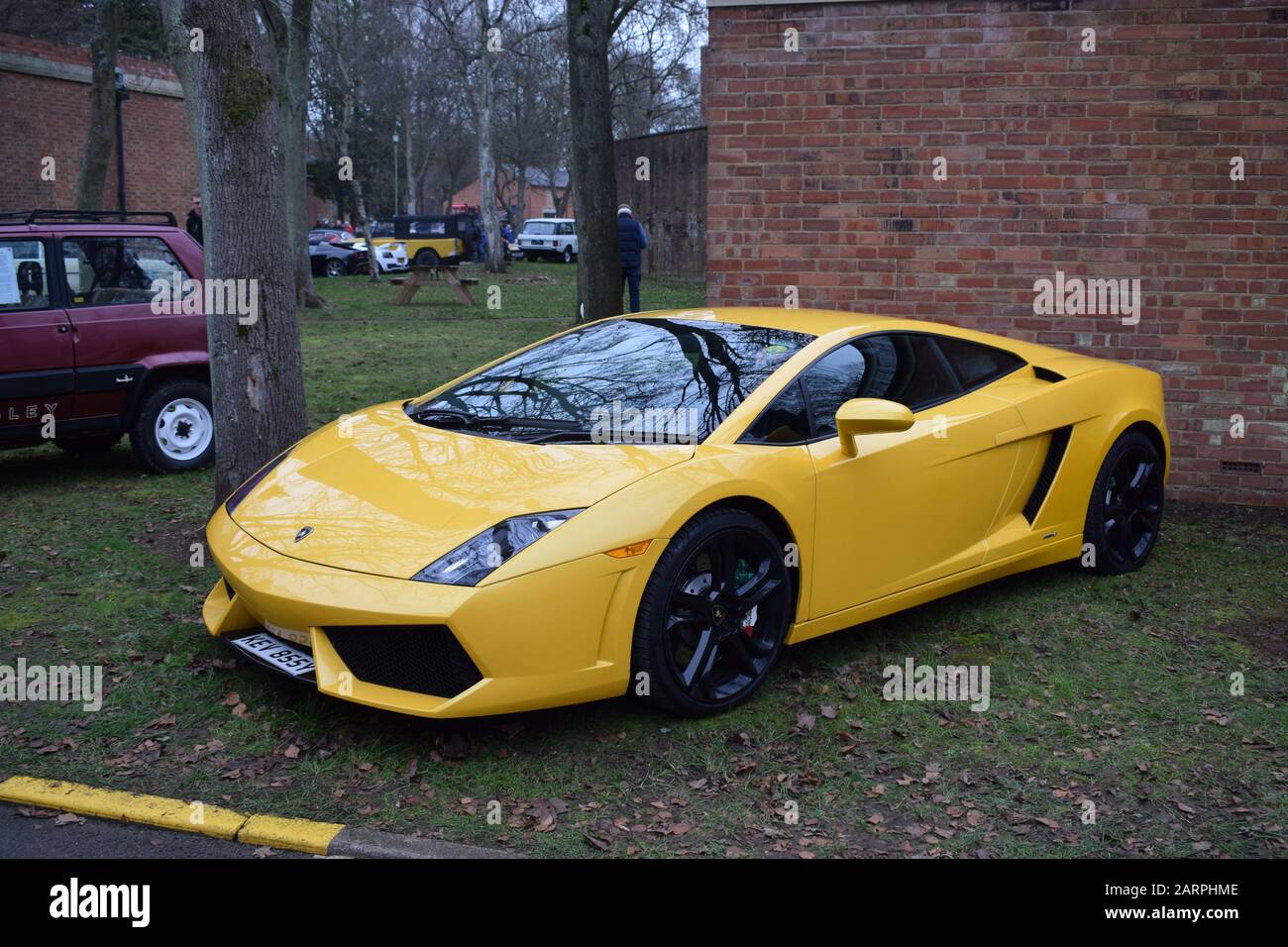 Yellow lamborghini gallardo hi-res stock photography and images - Alamy