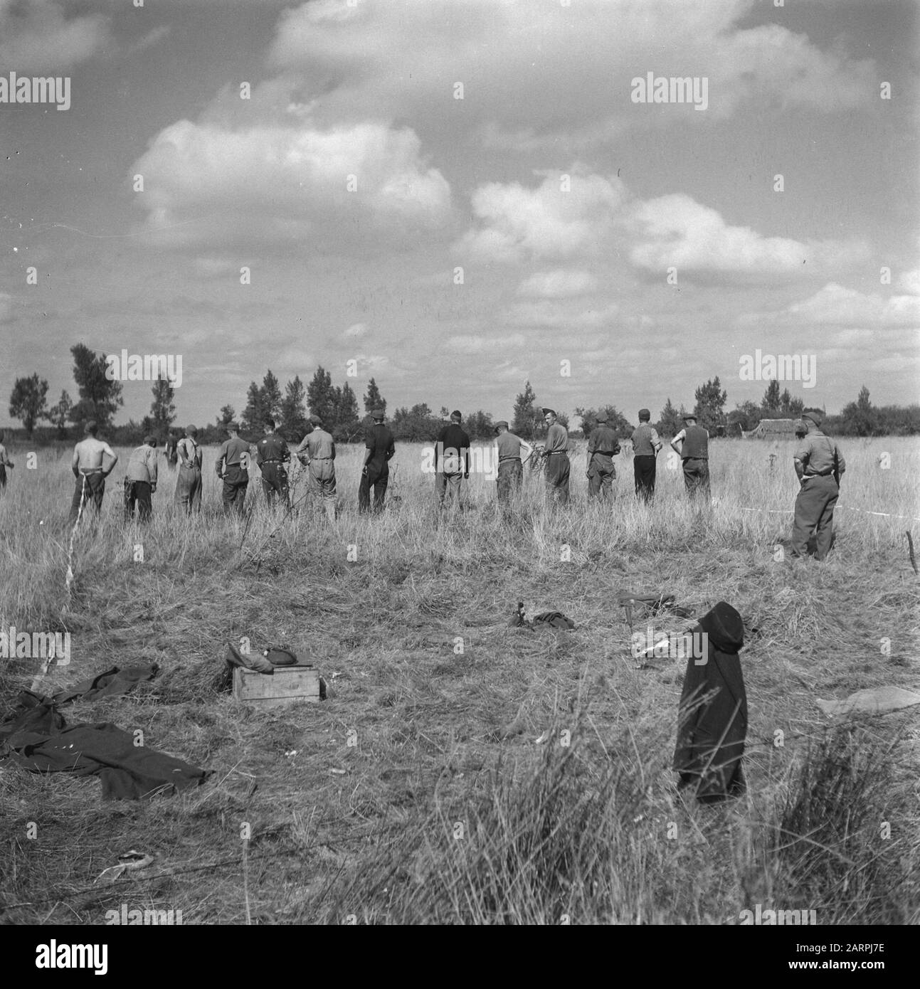 War cleanup hi-res stock photography and images - Alamy