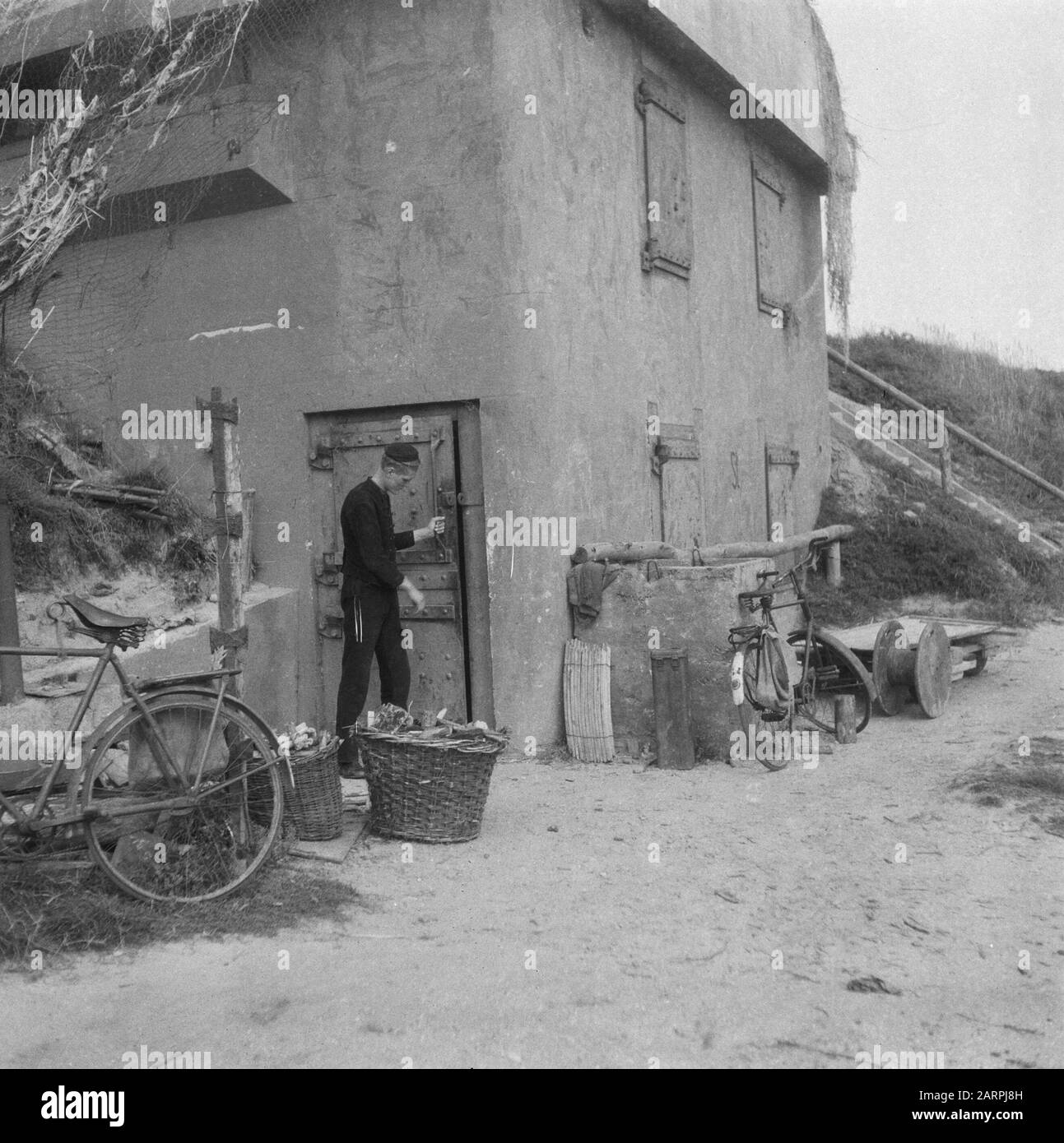 Log bunker hi-res stock photography and images - Alamy