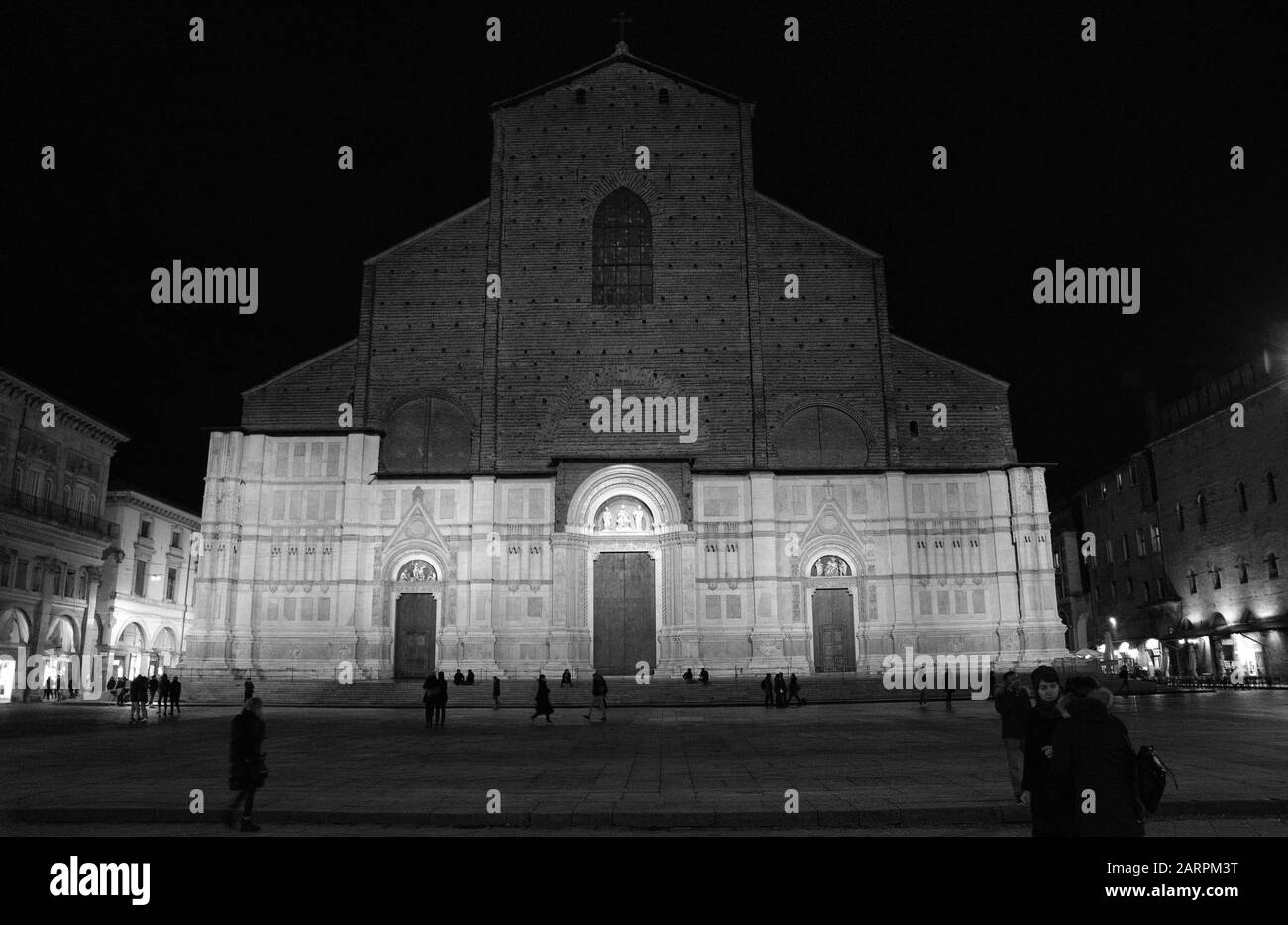 Dome bologna hi-res stock photography and images - Alamy