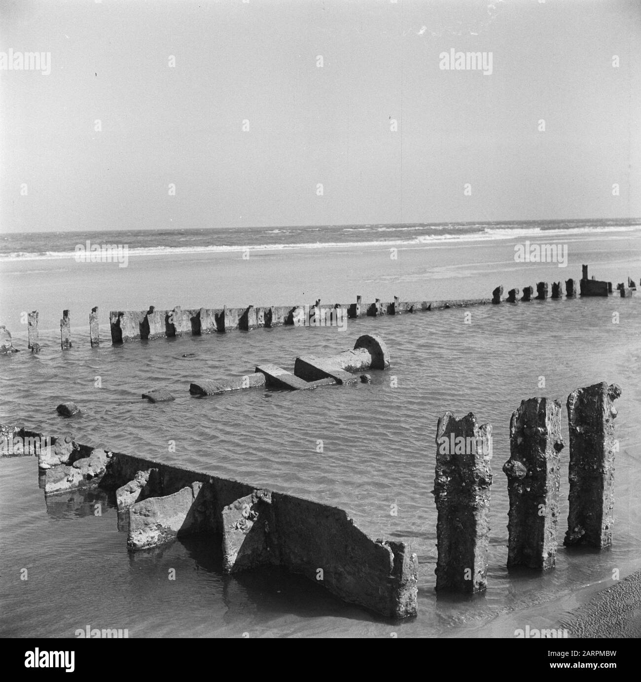 Wreck English Ss. Benbrack for Texel coast Date: April 18, 1952 ...