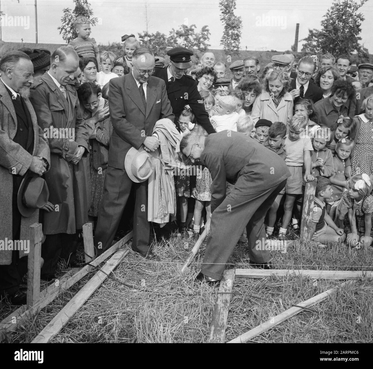 First spade house construction culemborg hi-res stock photography and ...