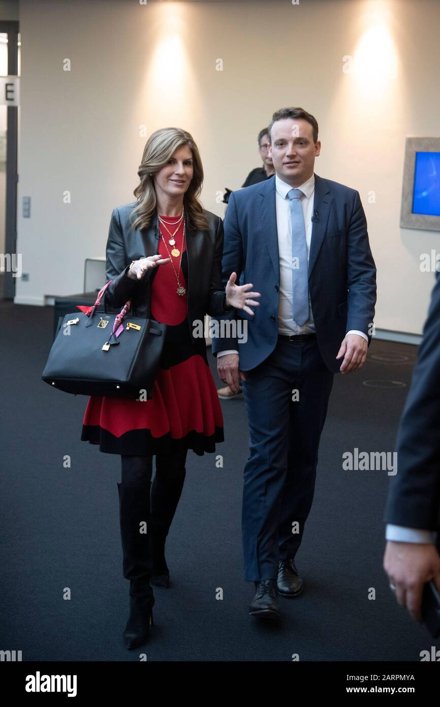 Jennifer morgan sap hi-res stock photography and images - Alamy