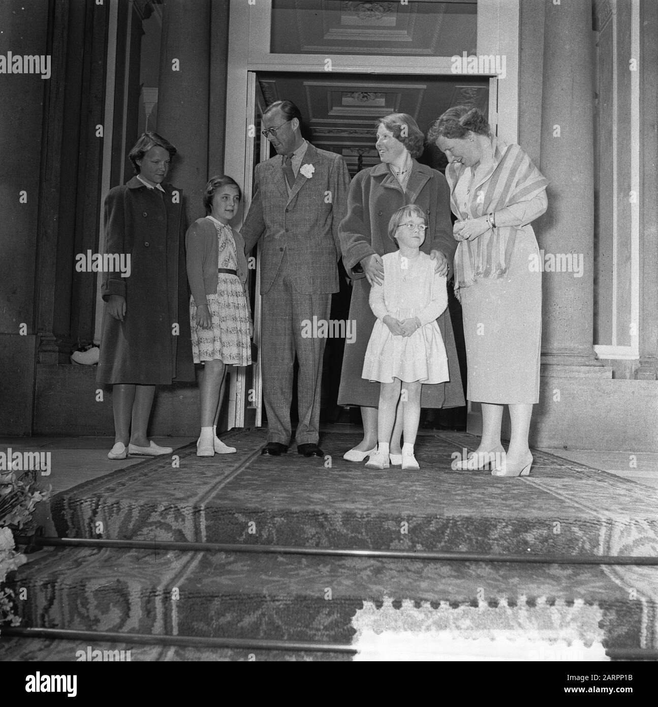 Birthday Queen Juliana Soestdijk, defile, signs with Royal family Date ...