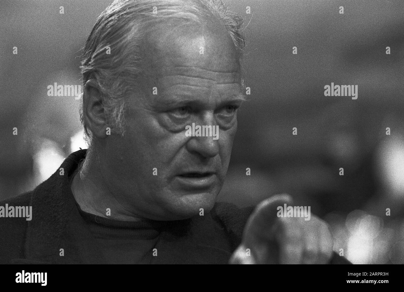 Curd Jürgens, österreichischer Schauspieler, in der Show "Der goldene ...