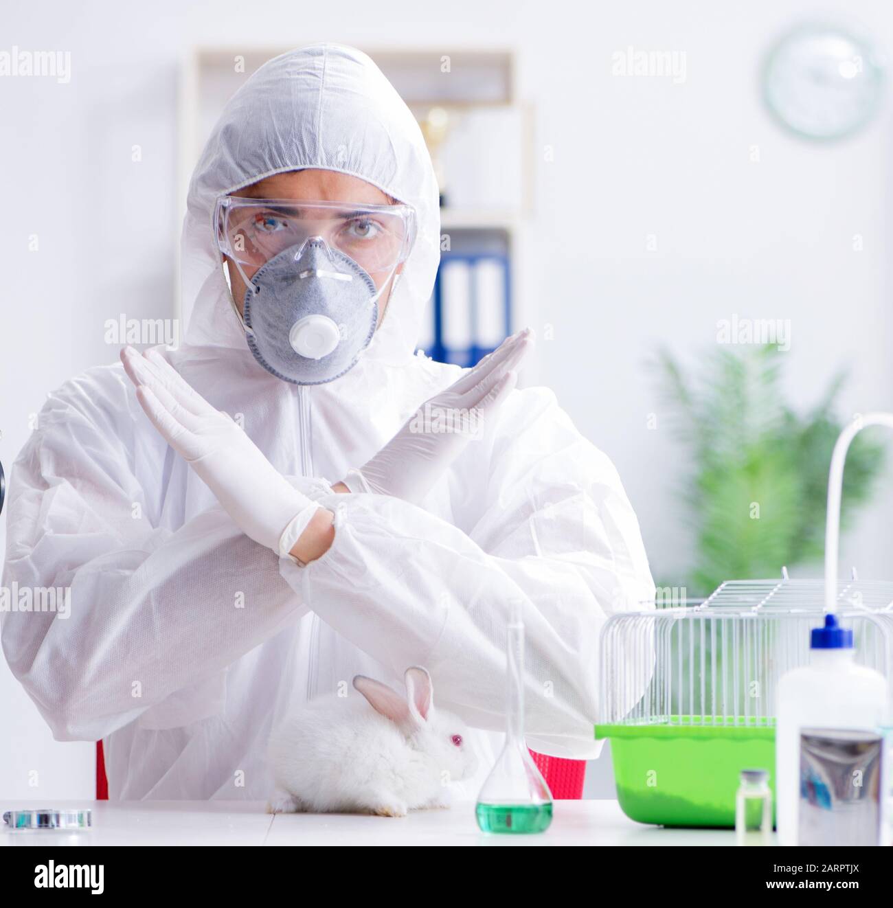 Animal test rabbit cage hi-res stock photography and images - Alamy