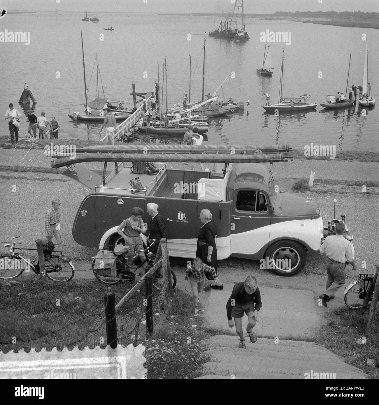 Water distress in Den Briel Date: 31 July 1957 Location: Brielle ...