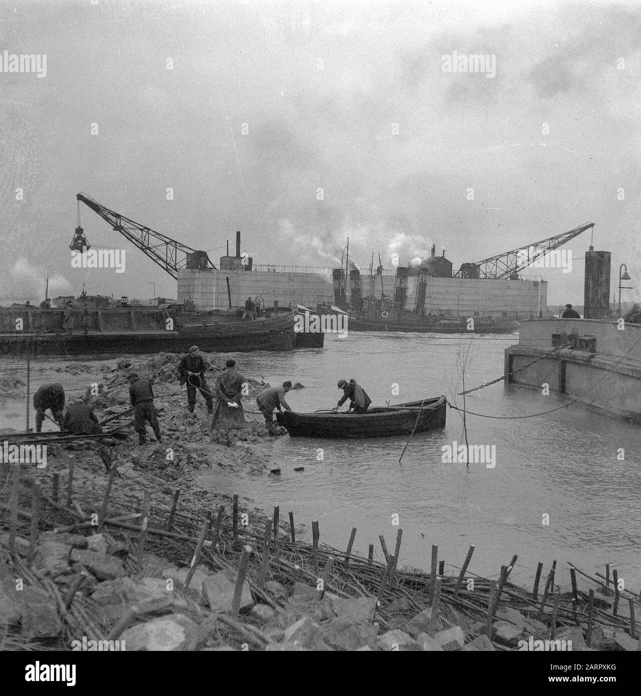 Ships repair works hi-res stock photography and images - Alamy