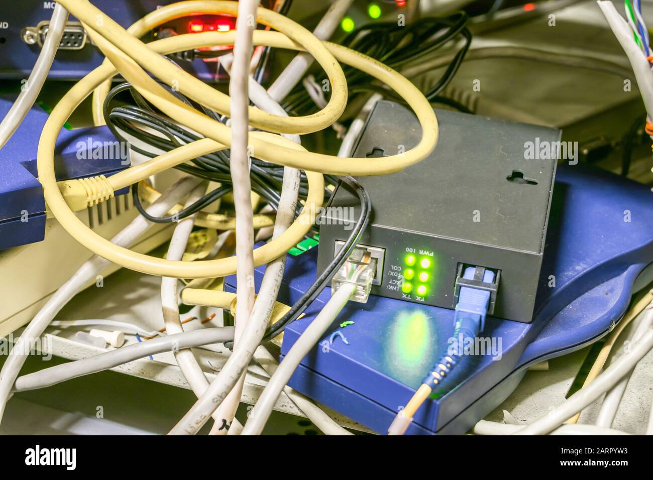 Fiber modem hi-res stock photography and images - Alamy