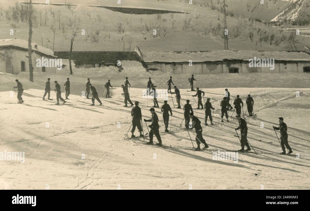 Alpine Corps ski training, Italy 1950s Stock Photo - Alamy