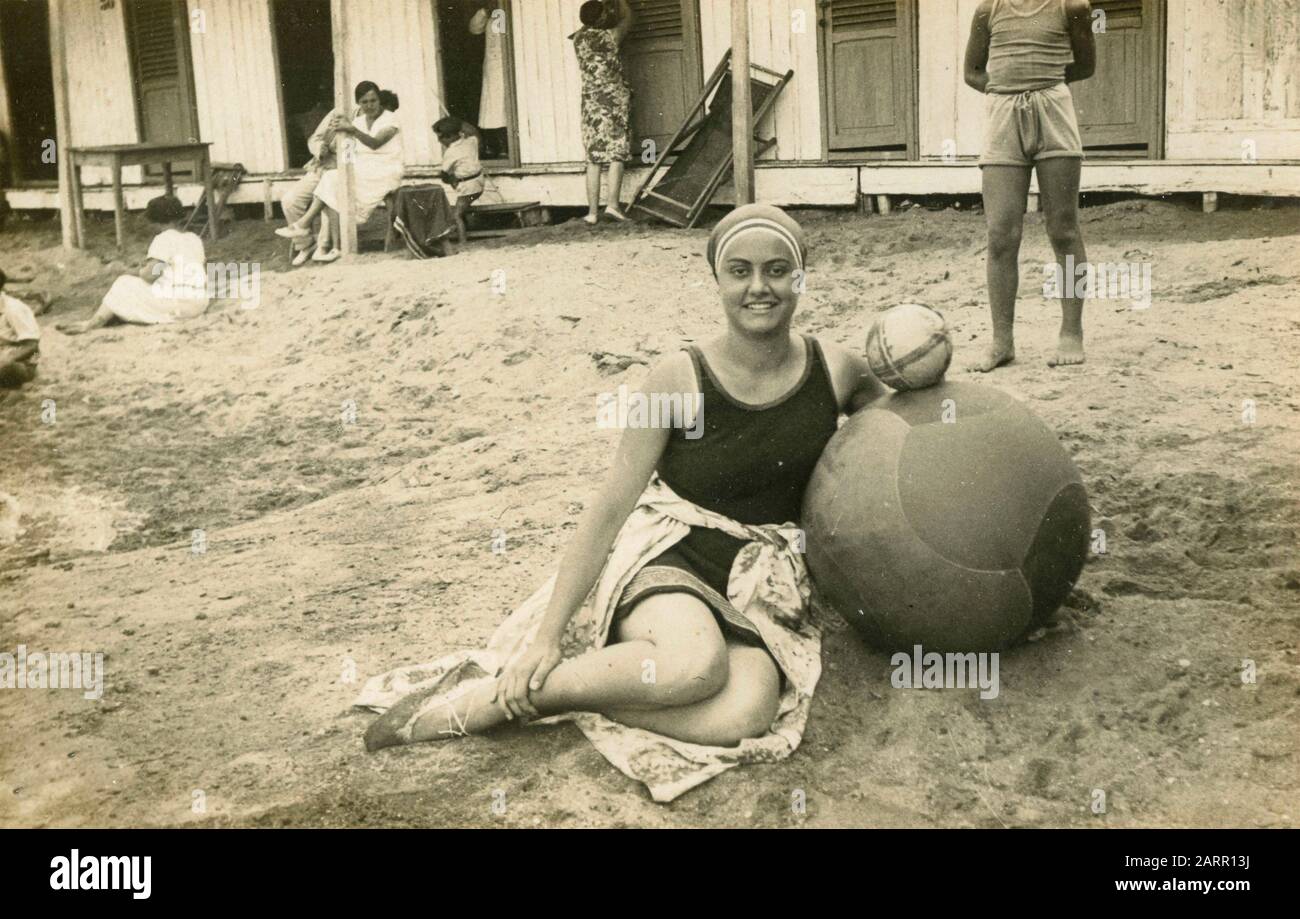 1920s beach ball hi-res stock photography and images - Alamy