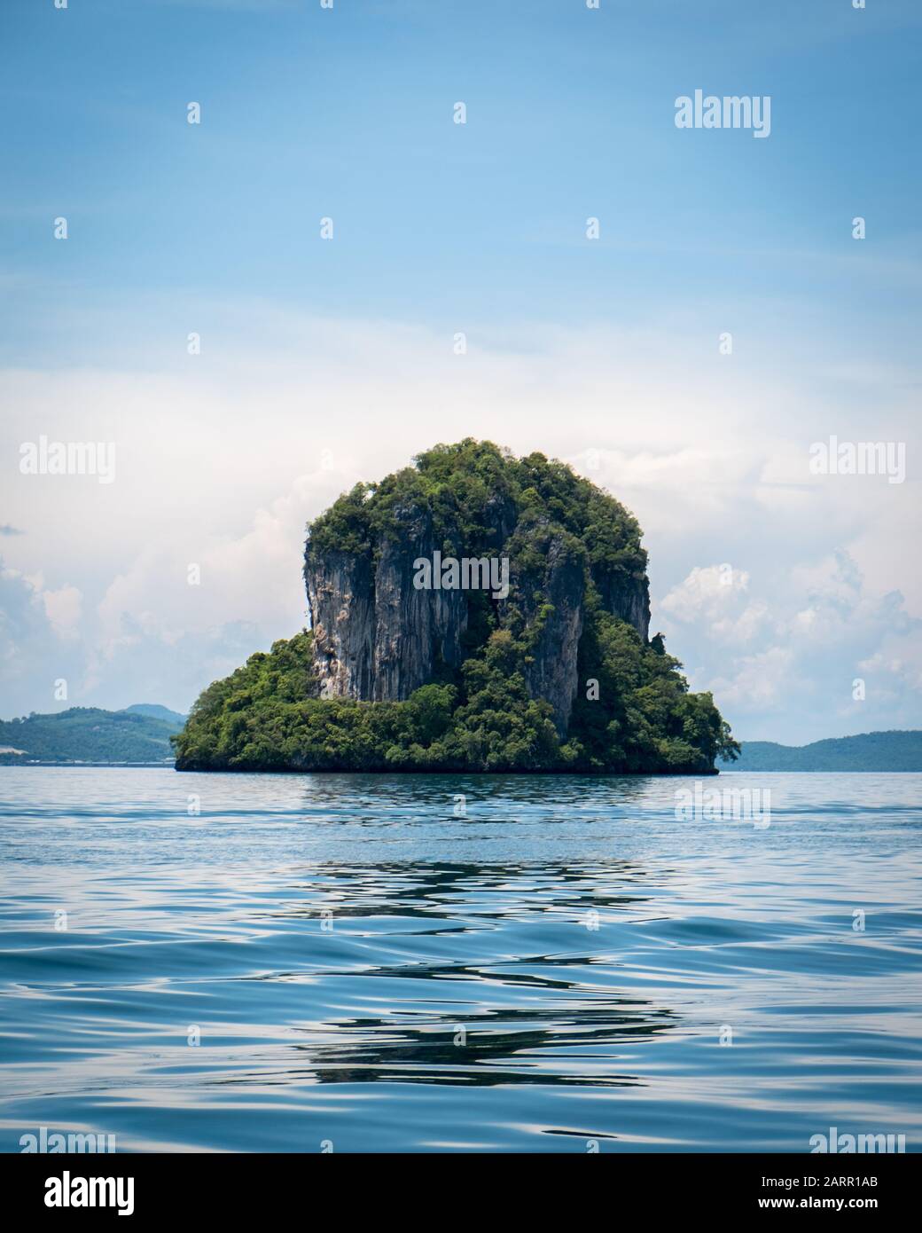 Sheer rock faces hi-res stock photography and images - Alamy