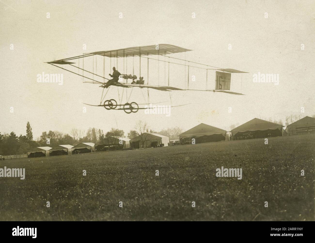 British biplane hi-res stock photography and images - Alamy