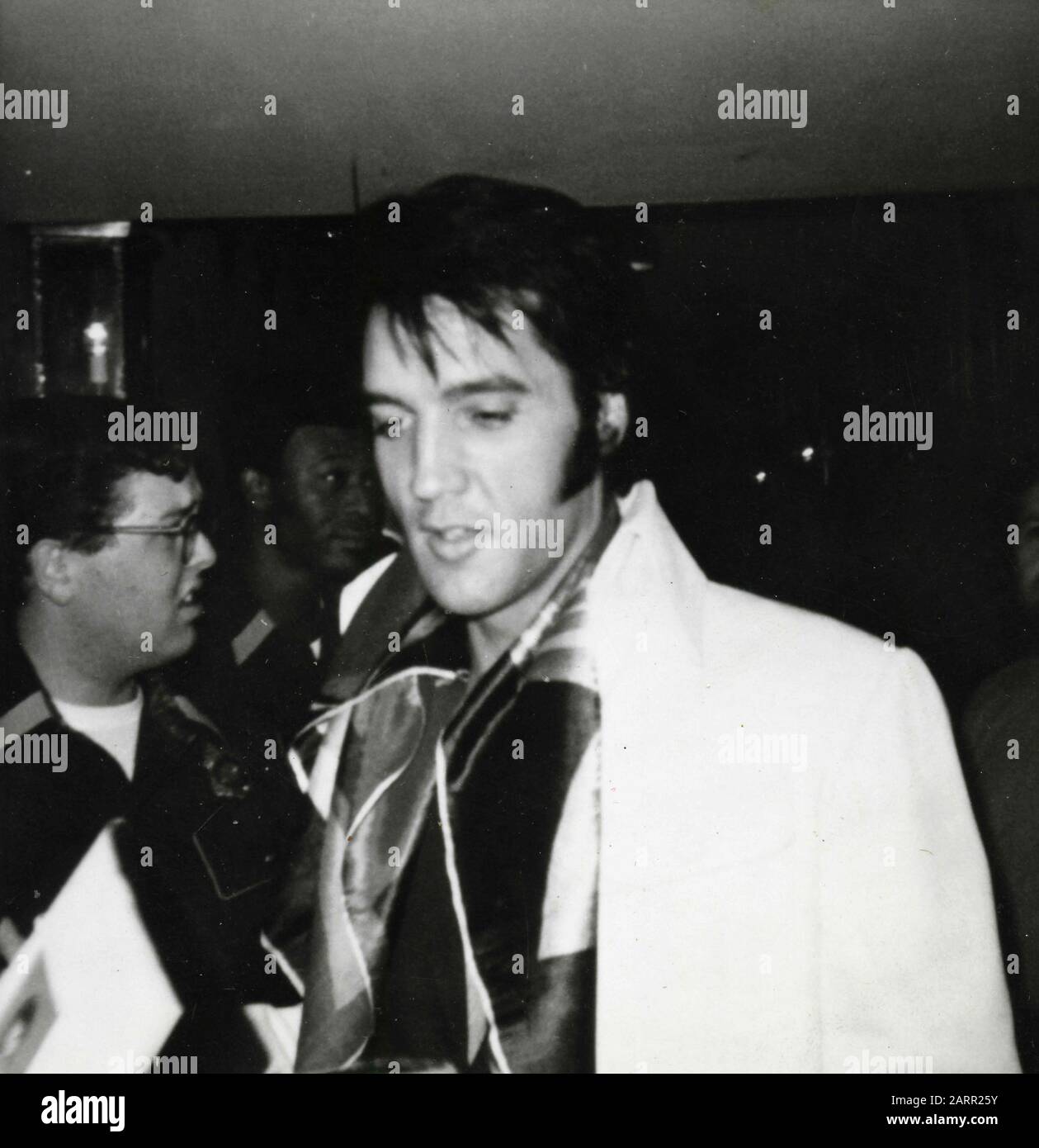 Elvis presley 1950s hi-res stock photography and images - Alamy