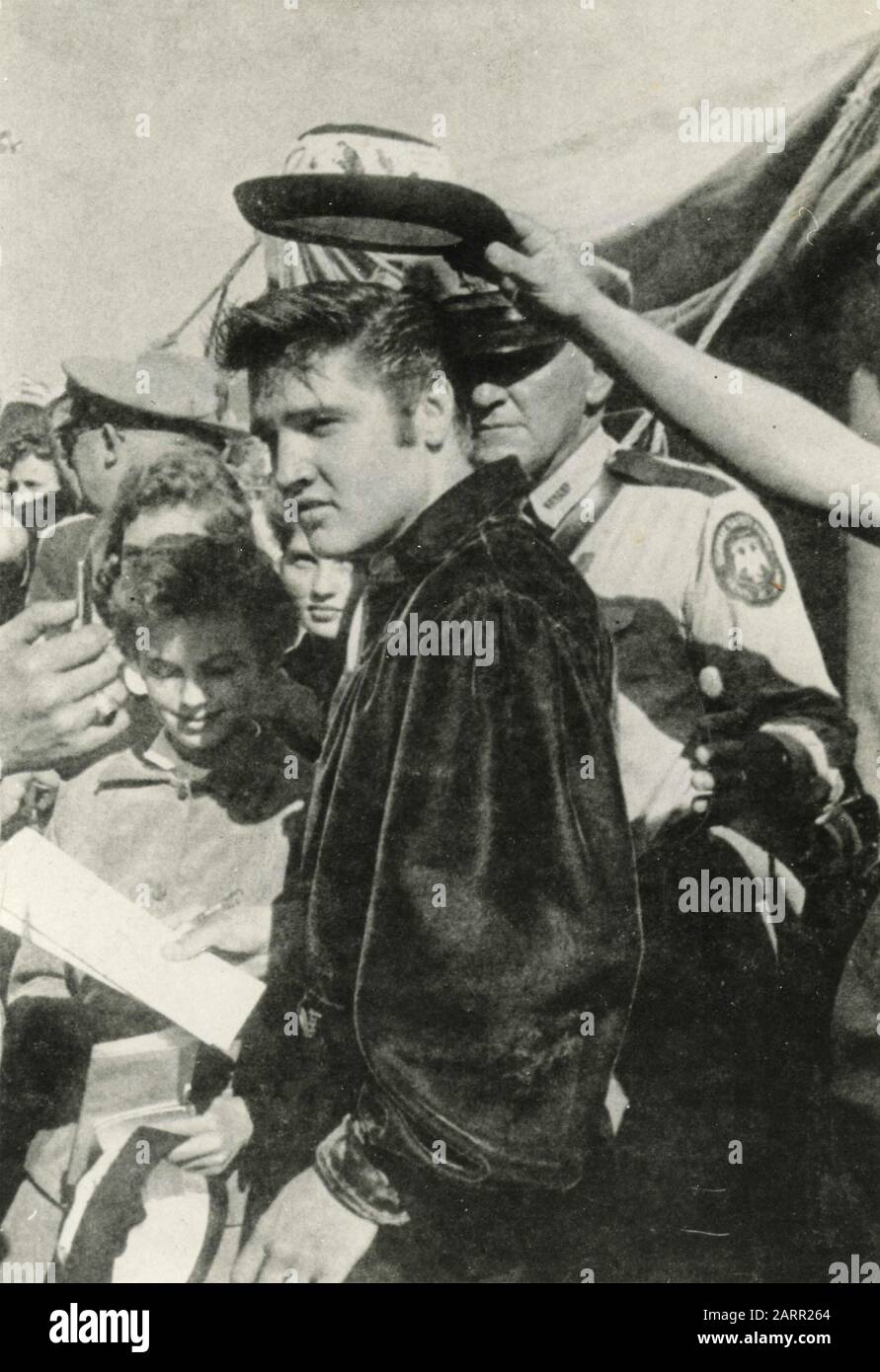 Elvis tupelo 1956 hi-res stock photography and images - Alamy