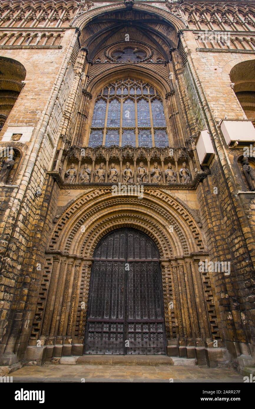 Perpendicular style architecture hi-res stock photography and images ...