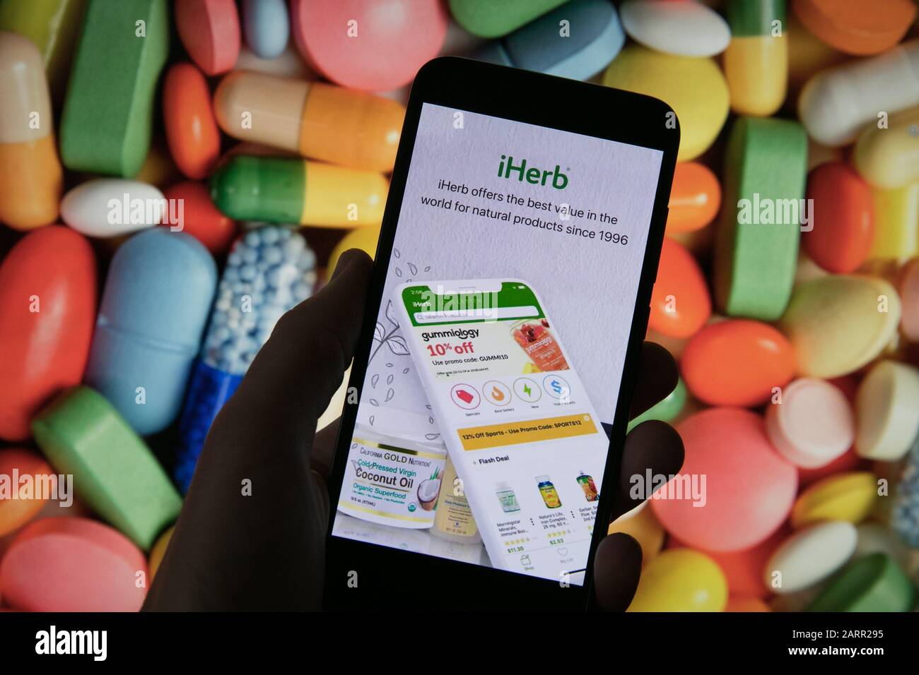 Nutritional supplements store hi-res stock photography and images - Alamy