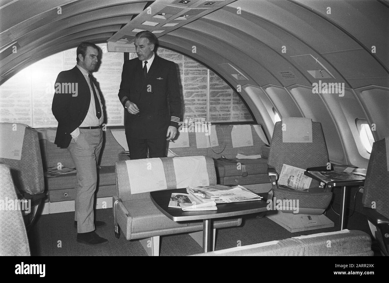 Boeing 747 100 Lounge