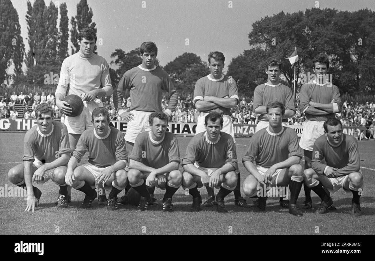 Vitesse versus Blue-White. Vitesse team. Elftal Vitesse, standing from ...