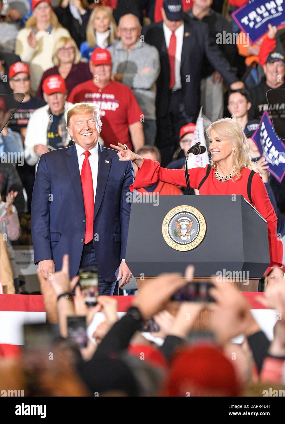 Kellyanne conway white house hi-res stock photography and images - Alamy