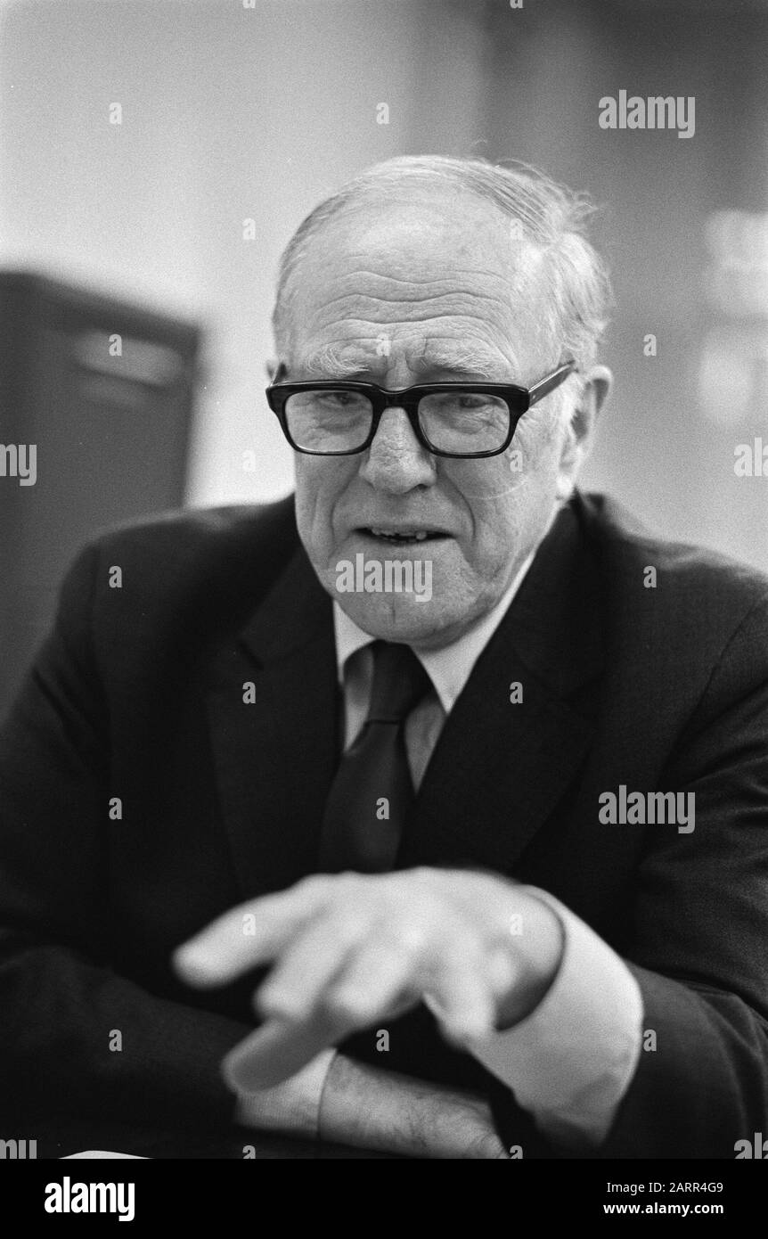 Professor husen hi-res stock photography and images - Alamy