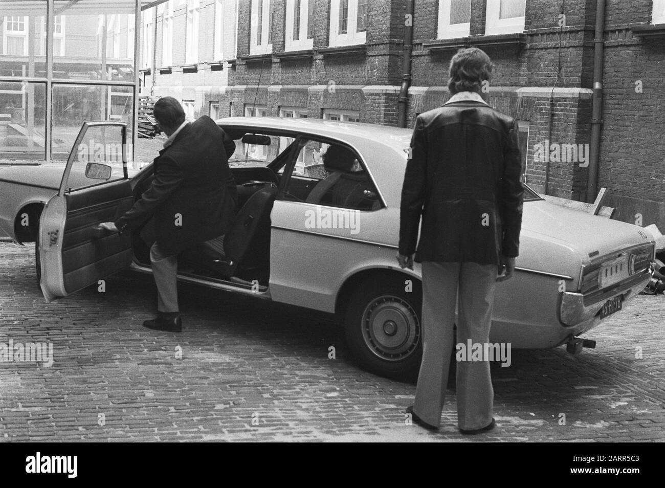 Case statements Black and White Stock Photos & Images - Alamy