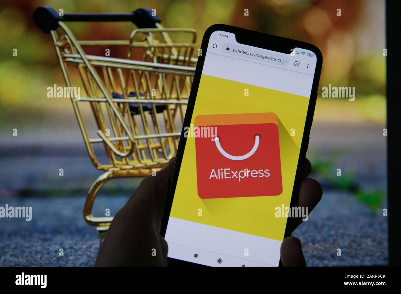 Aliexpress shopping app hi-res stock photography and images - Alamy