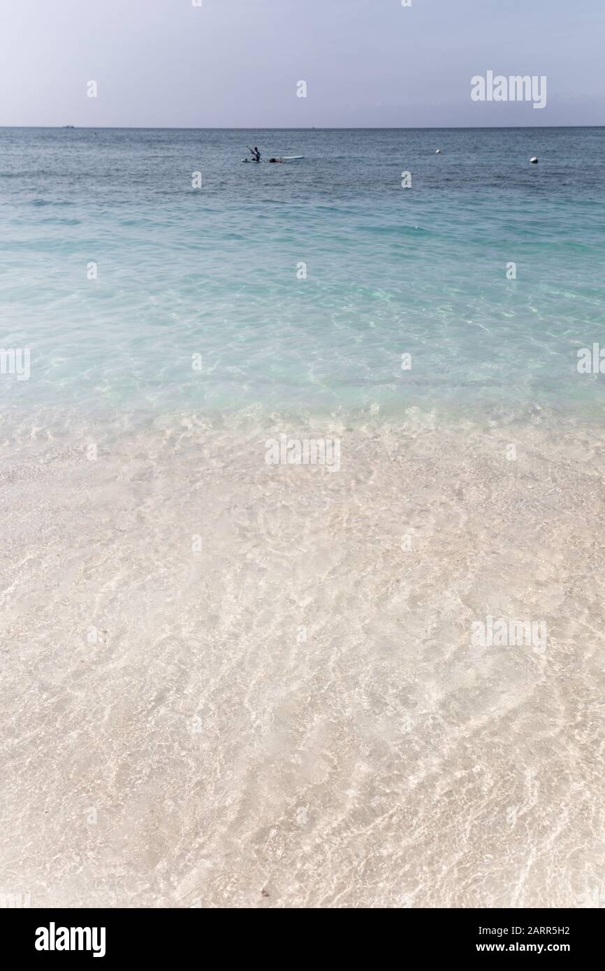 Clear ocean water hi-res stock photography and images - Alamy
