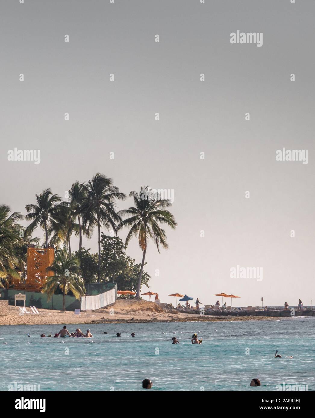 Cayman islands beach hi-res stock photography and images - Alamy
