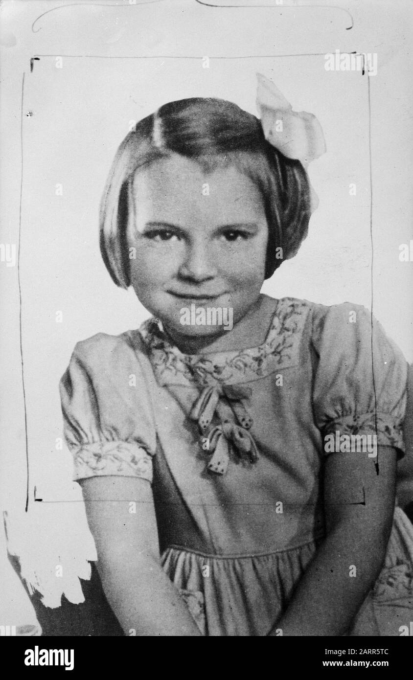 Royal couple and princess Irene (repros) Reproduction of a portrait ...