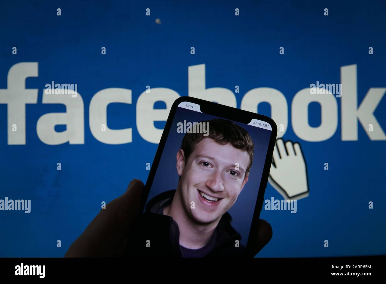 Facebook profile photo hi-res stock photography and images - Alamy