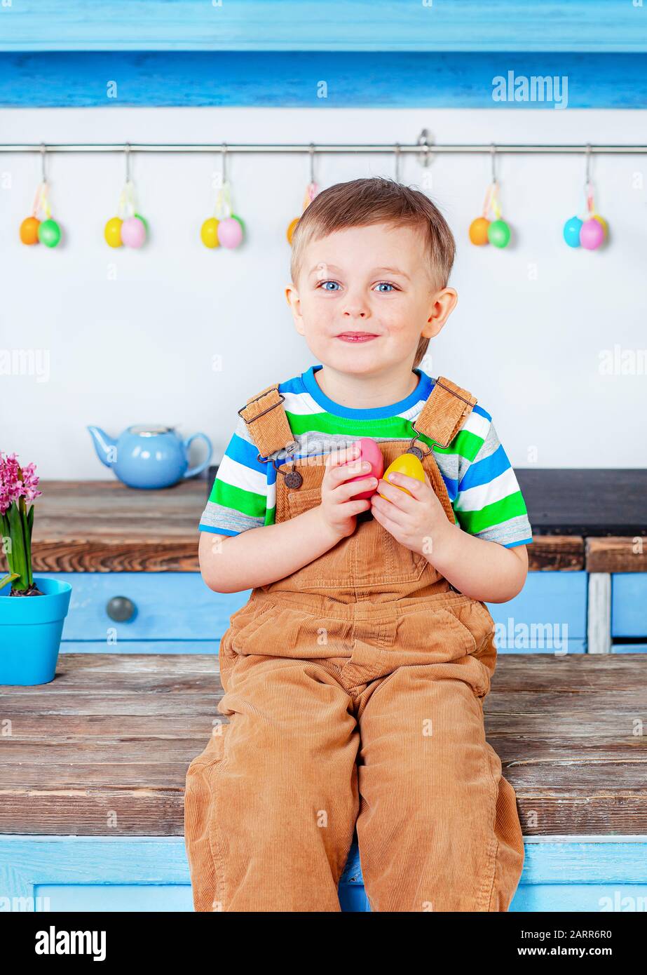 Getting ready for easter hi-res stock photography and images - Alamy