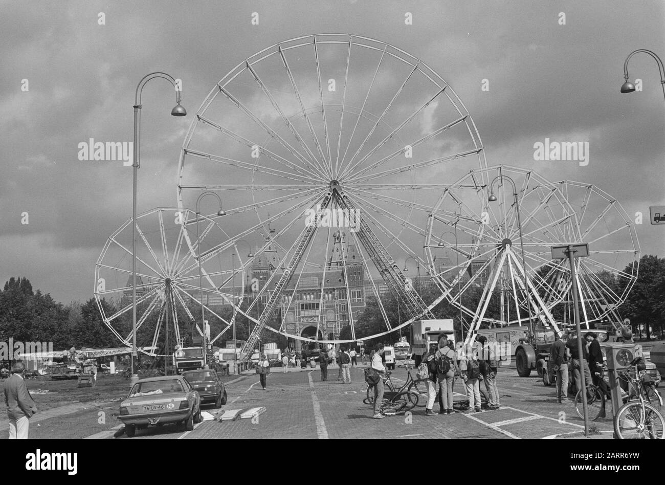 Giant wheels Black and White Stock Photos & Images - Alamy