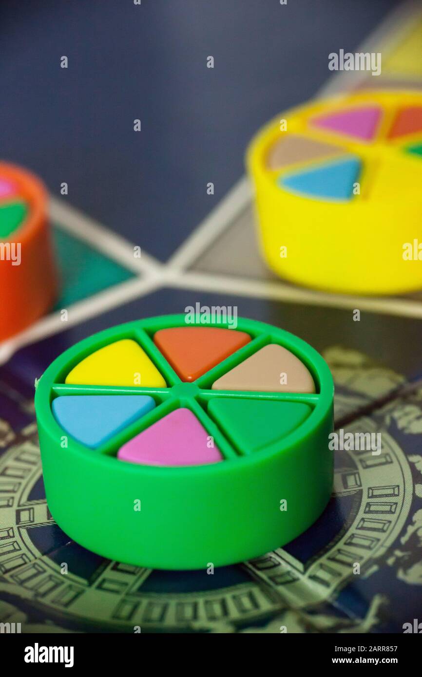 Trivial pursuit 80s hi-res stock photography and images - Alamy