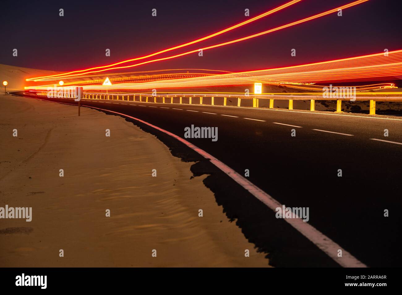 Night running desert hi-res stock photography and images - Alamy