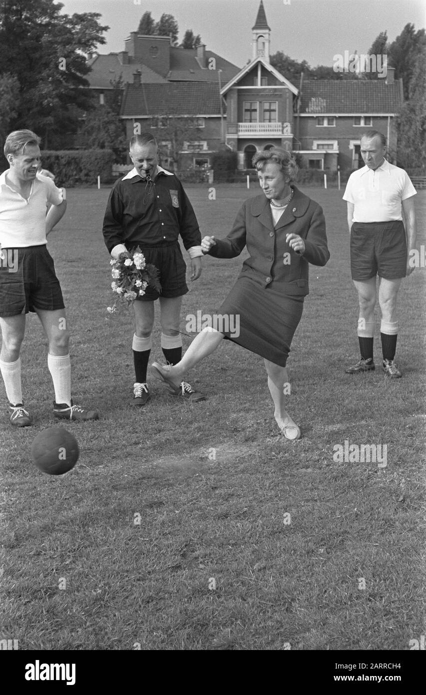 12 october 1959 hi-res stock photography and images - Alamy