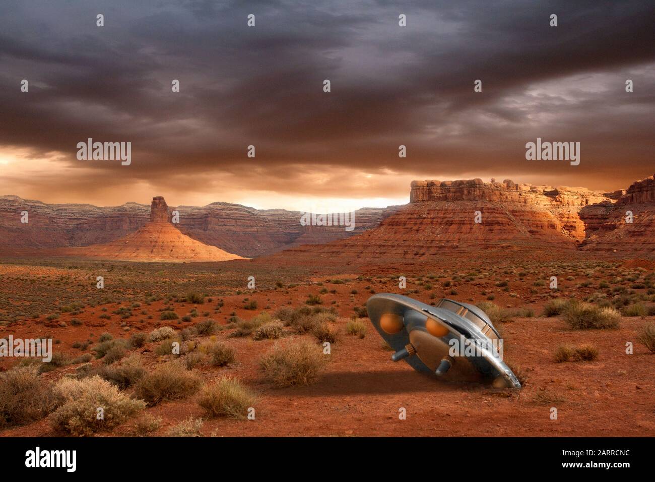 A 'flying saucer' crashed in the desert Stock Photo - Alamy