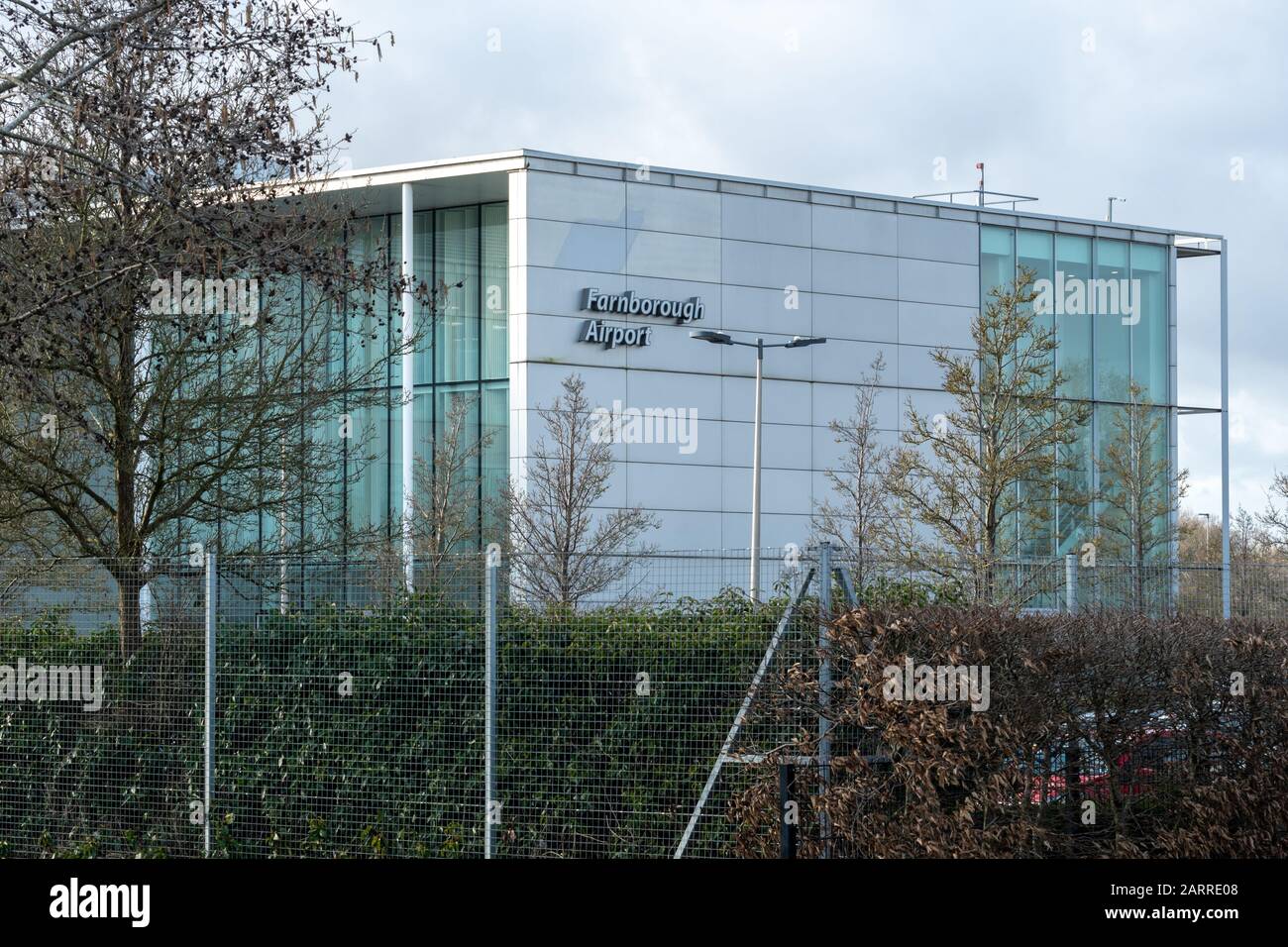 Airport building hi-res stock photography and images - Alamy
