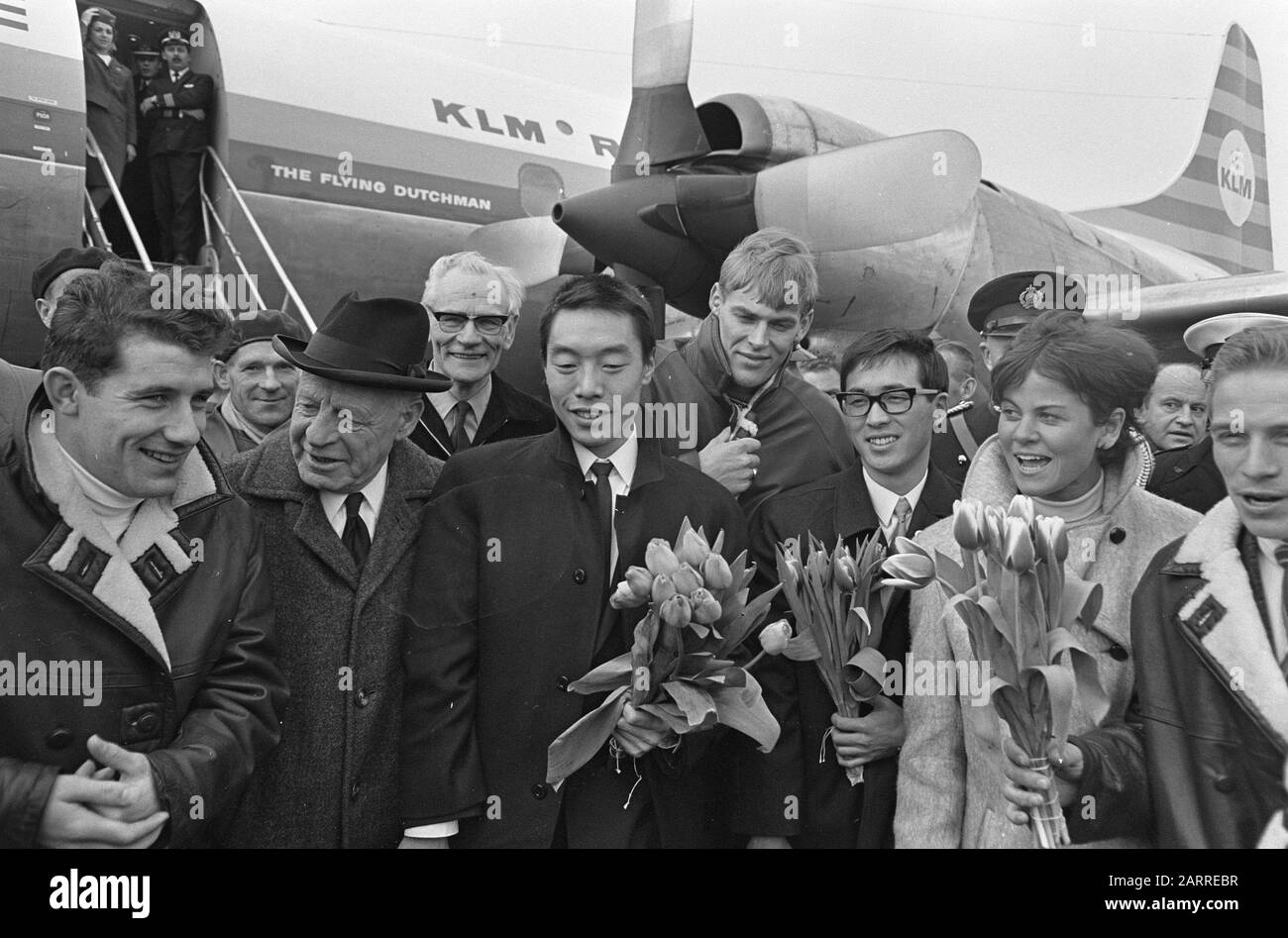 Skaters back in the Netherlands, from l.n.r. Kees Verkerk, Wesseloo ...