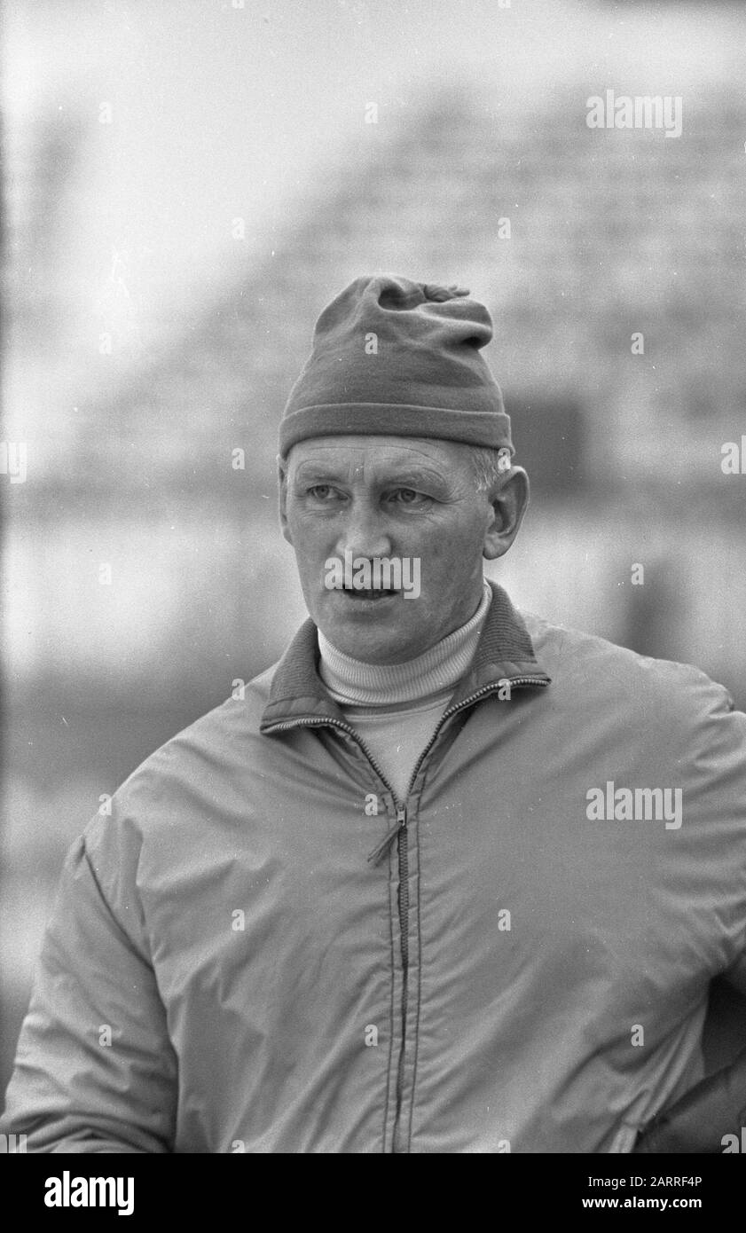 Speed skating coach Black and White Stock Photos & Images - Alamy