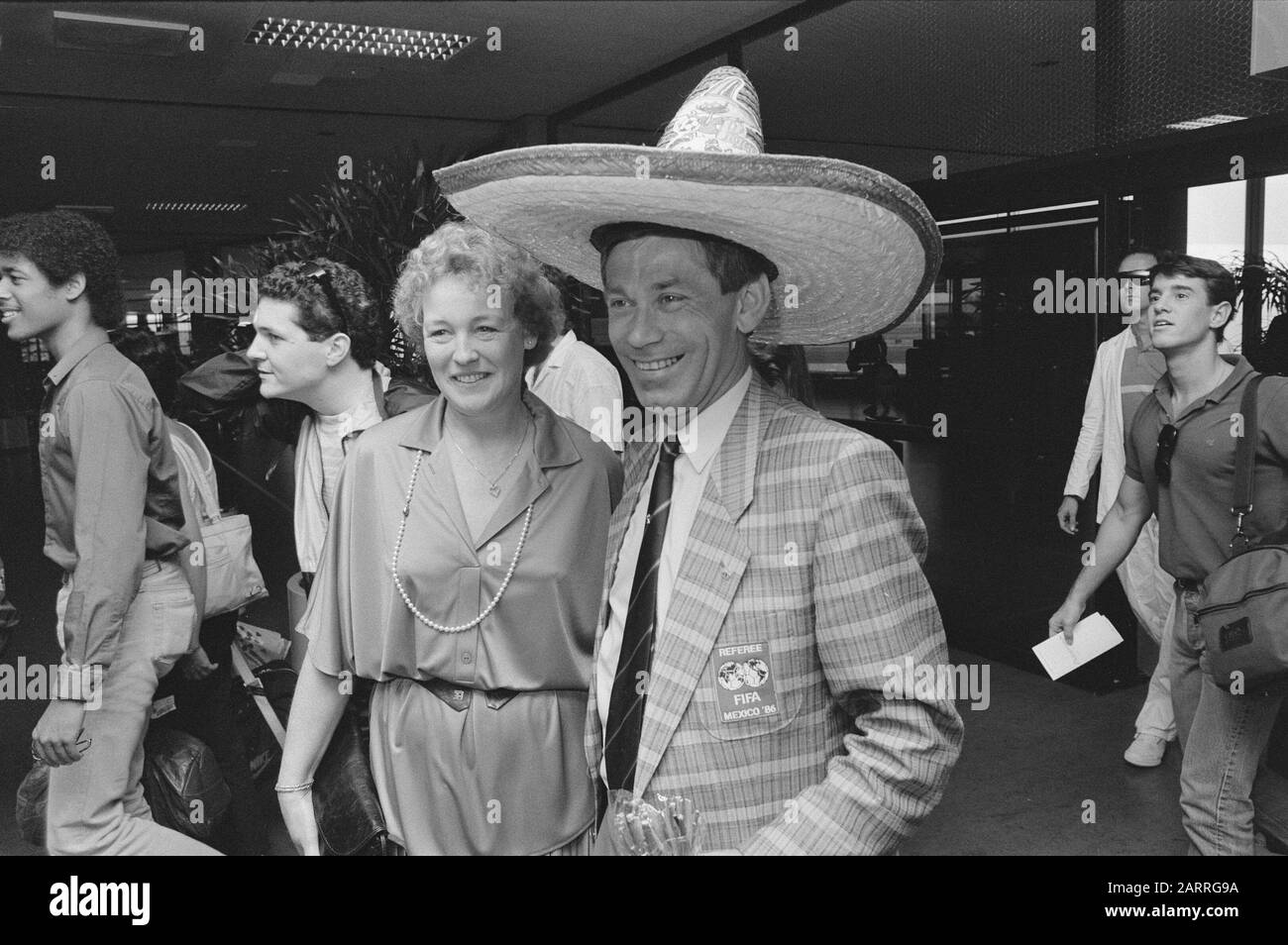 Referee Jan Keizer back from World Cup at Schiphol with sombrero Date ...