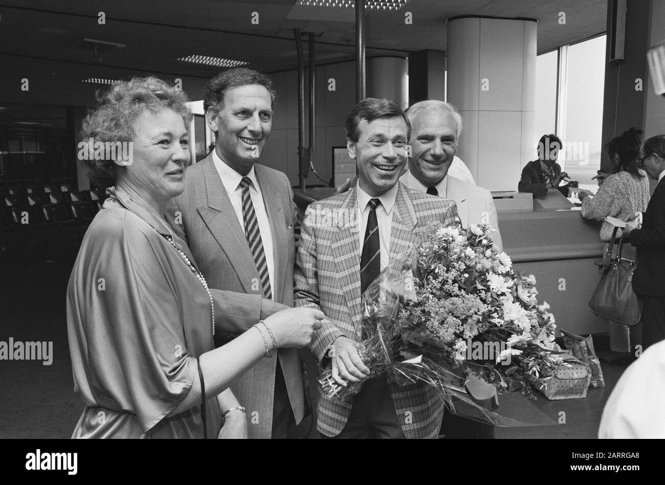 Referee Jan Keizer back from World Cup at Schiphol Date: June 26, 1986 ...