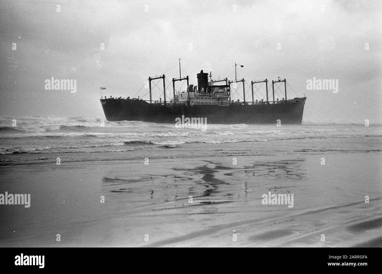 Freighter ship 1965 Black and White Stock Photos & Images - Alamy