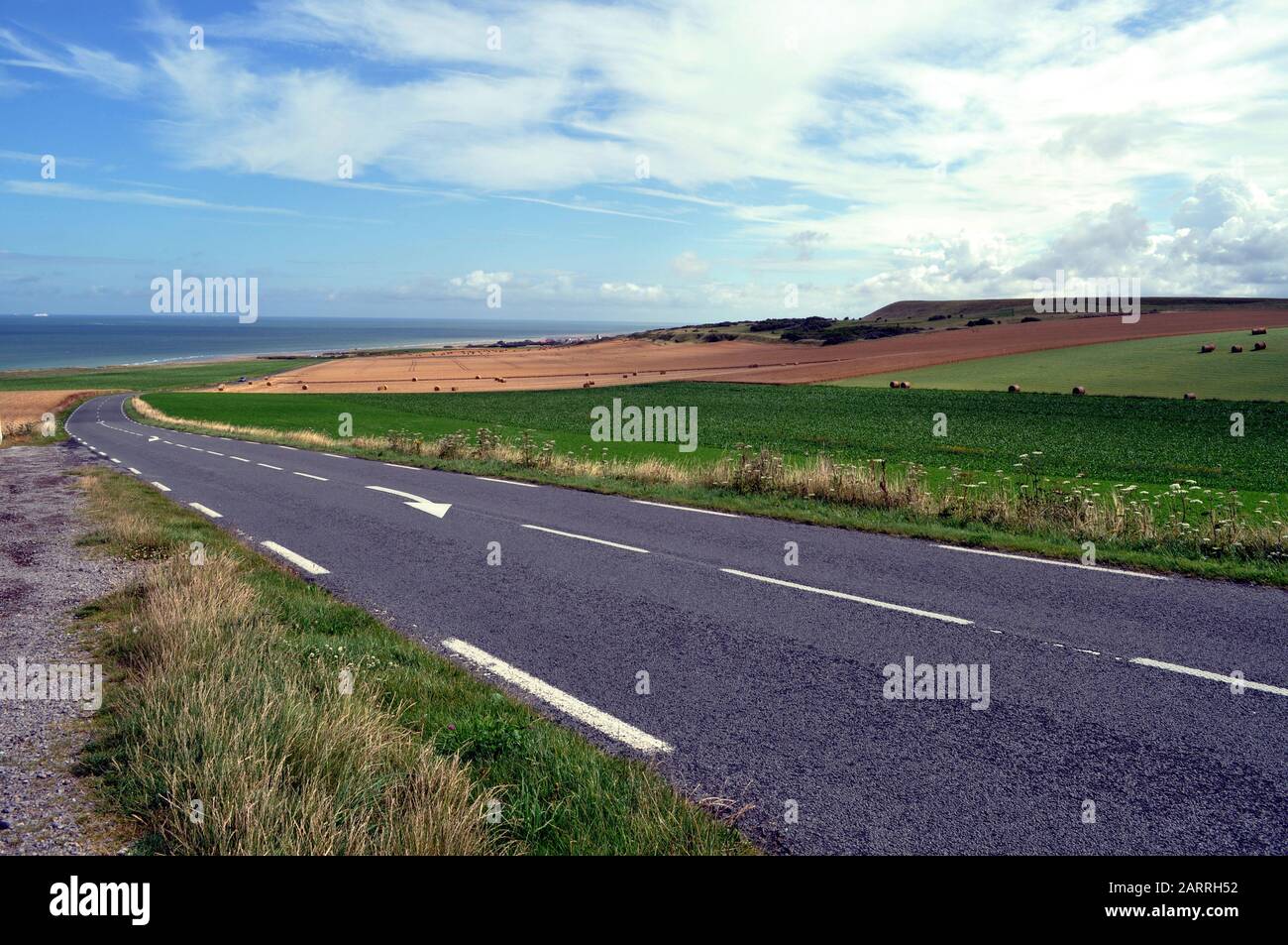 Panoramic view grass field ocean hi-res stock photography and images ...