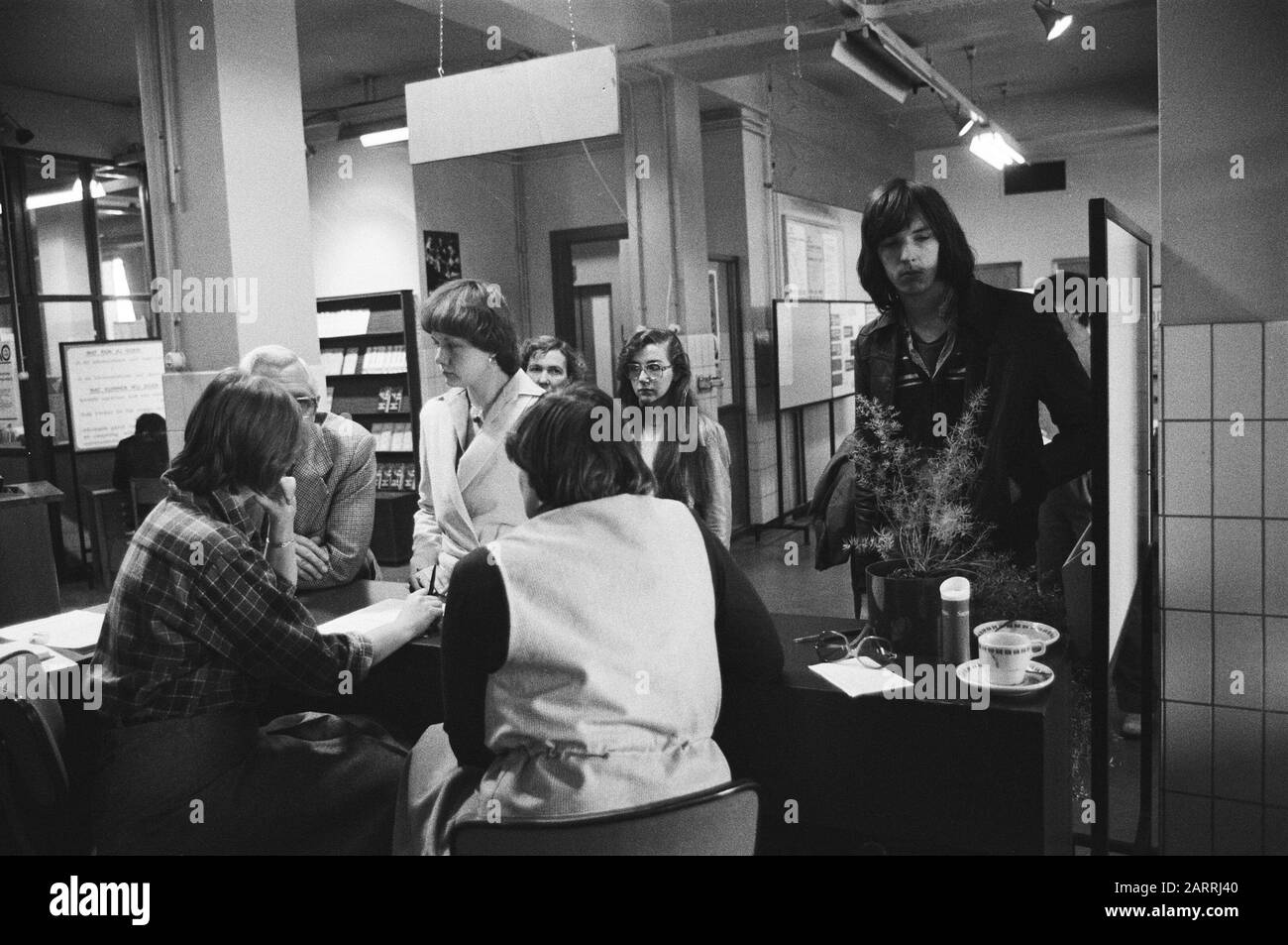 Information service for upcoming school leavers at the Labour Office ...