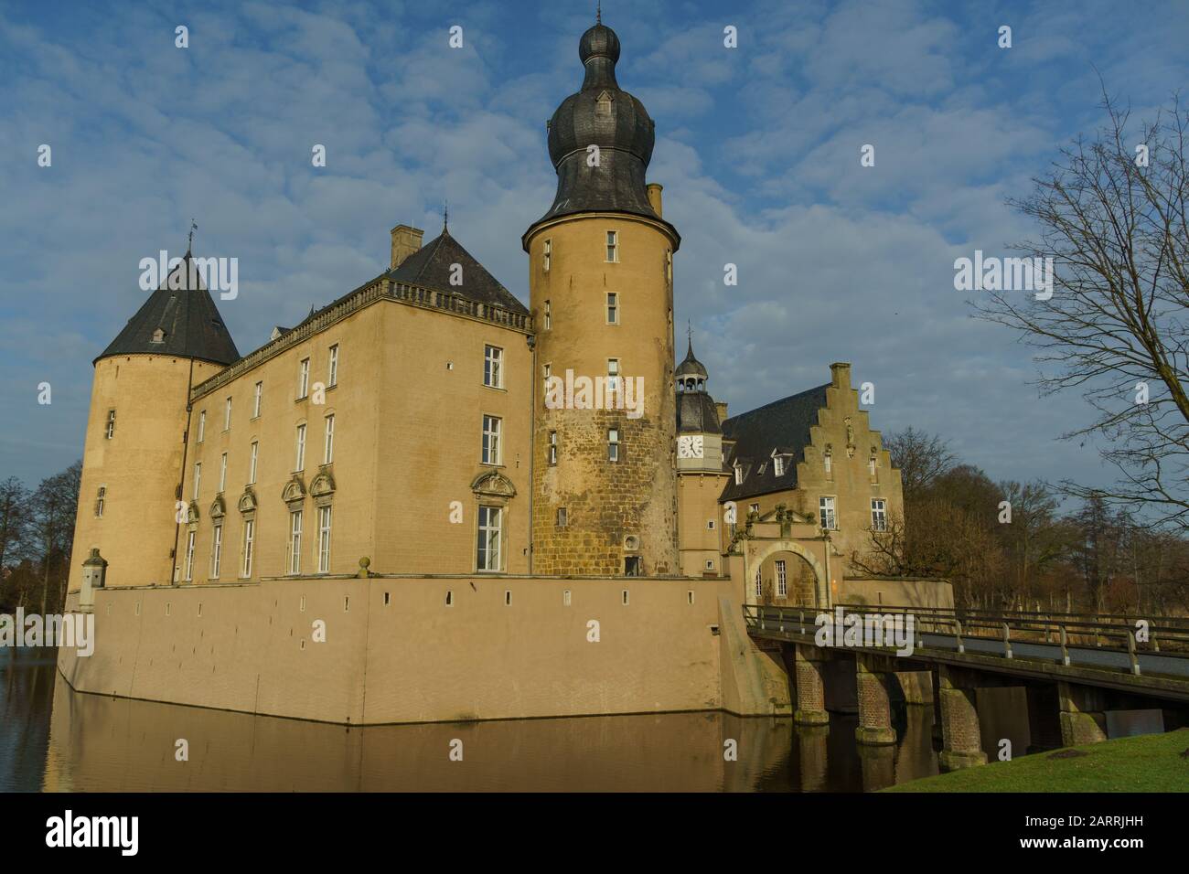 small Castle in the german muensterland Stock Photo - Alamy